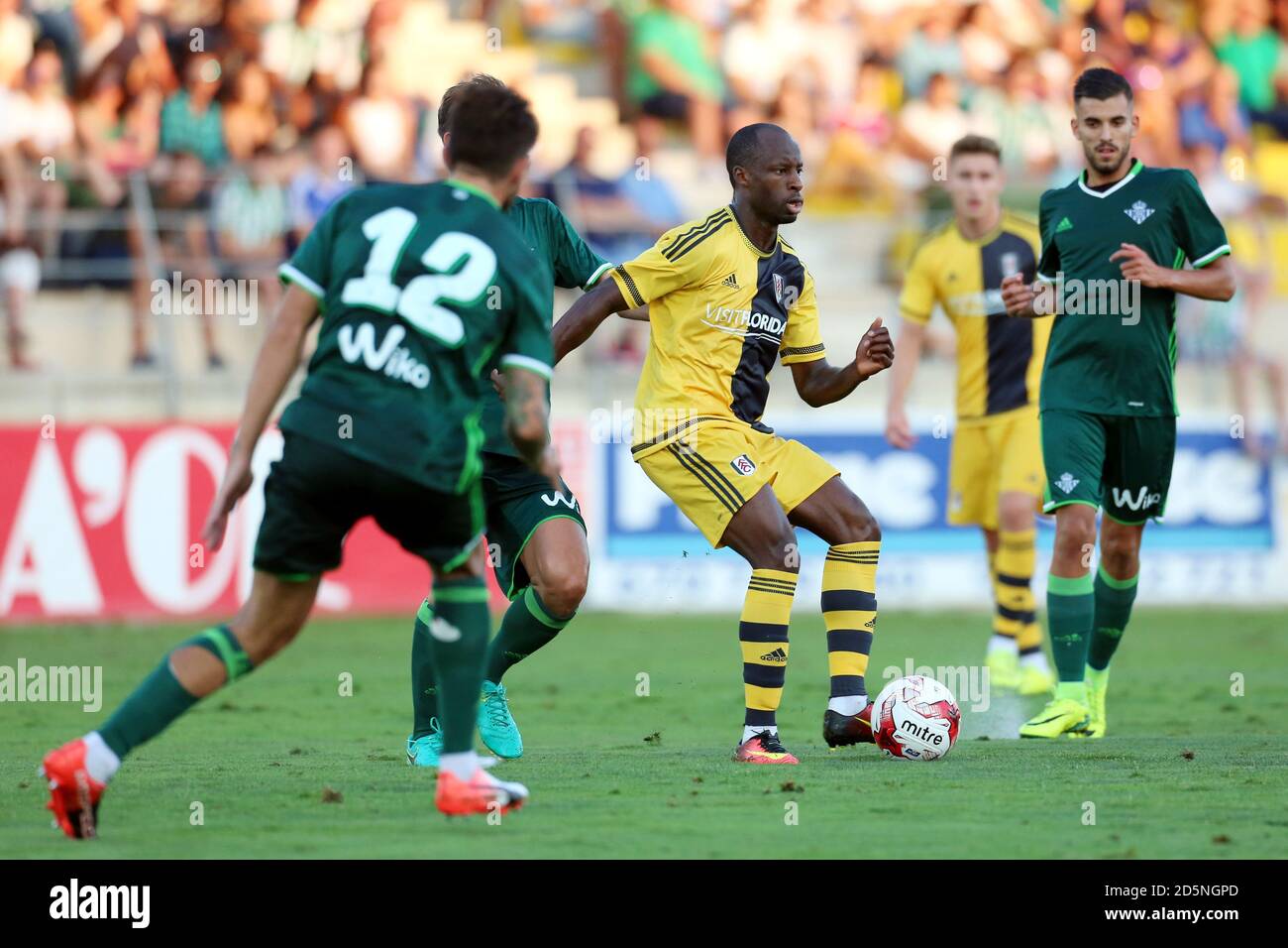 Sone Aluko, Fulham Stock Photo - Alamy