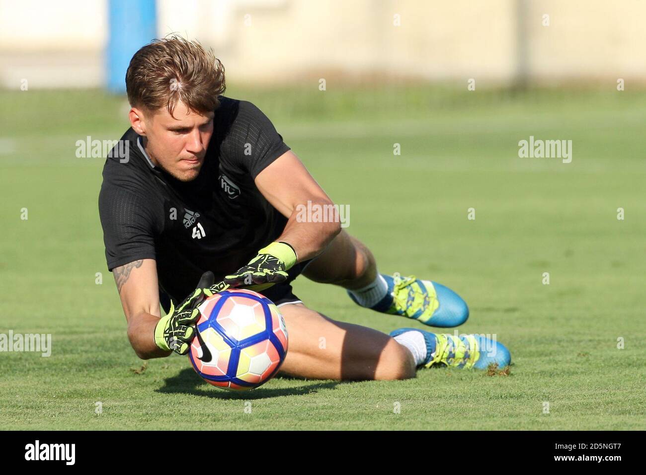 Fulham goalkeeper Jesse Joronen during the warm up Stock Photo - Alamy