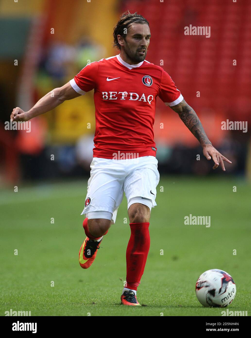 Charlton Athletic's Ricky Holmes in action Stock Photo - Alamy