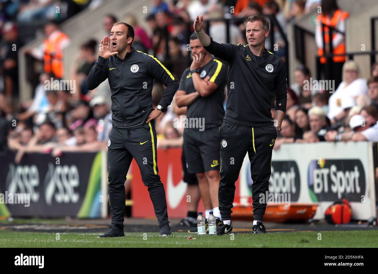 Manchester City's manager Nick Cushing and assistant Alan Mahon Stock ...