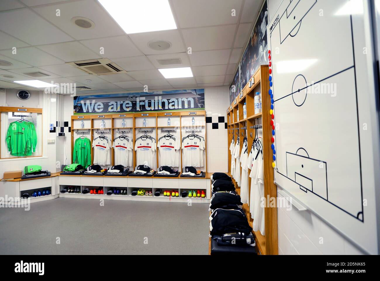 General view of the fulham dressing room hi-res stock photography and ...