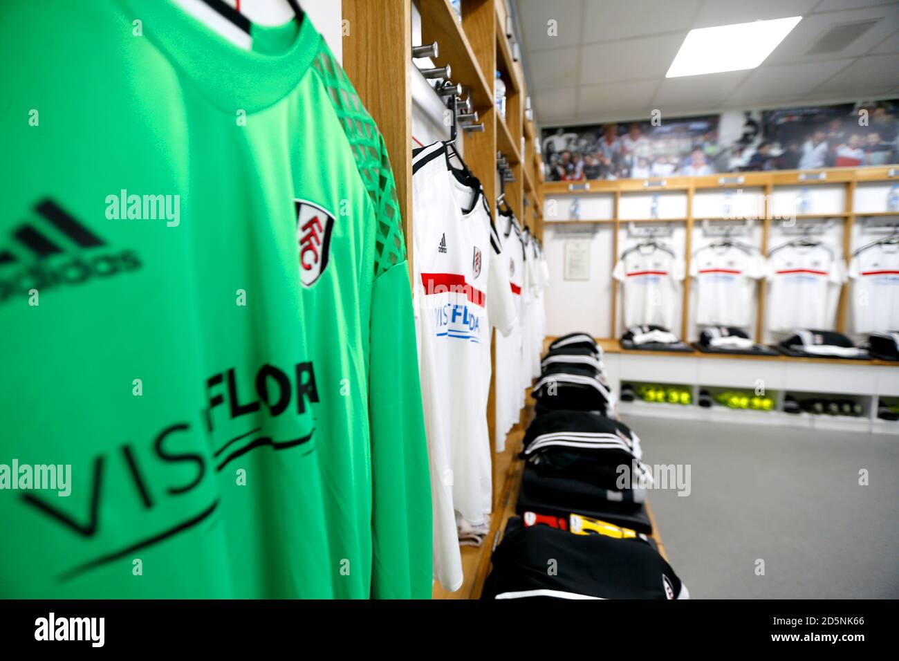 General view of the fulham dressing room hi-res stock photography and ...