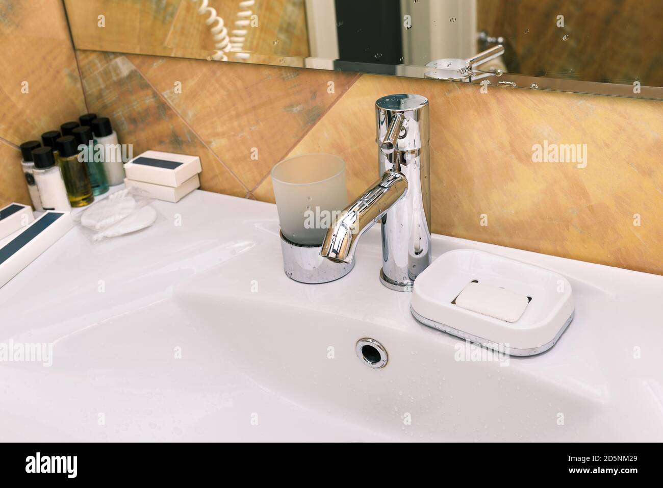 Modern hand wash basin hi-res stock photography and images - Alamy