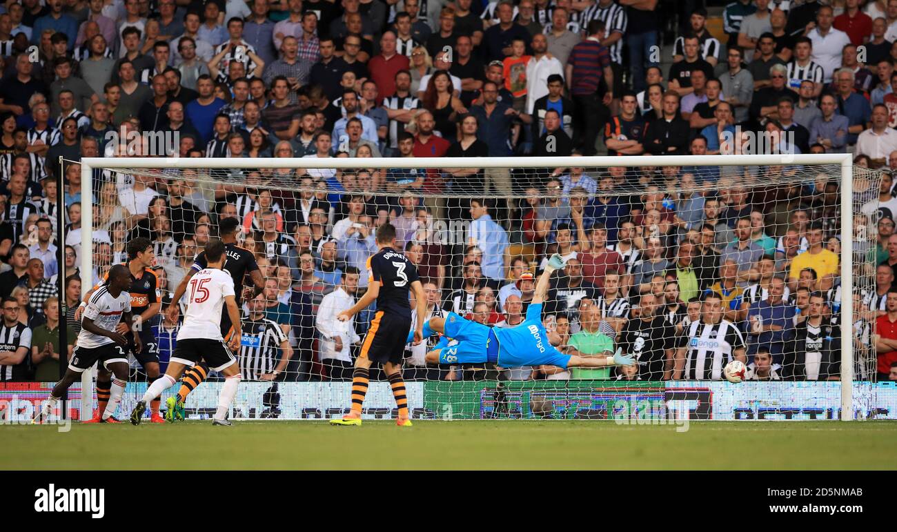 Newcastle United goalkeeper Matz Sels dives in vain as Fulham's Matt ...