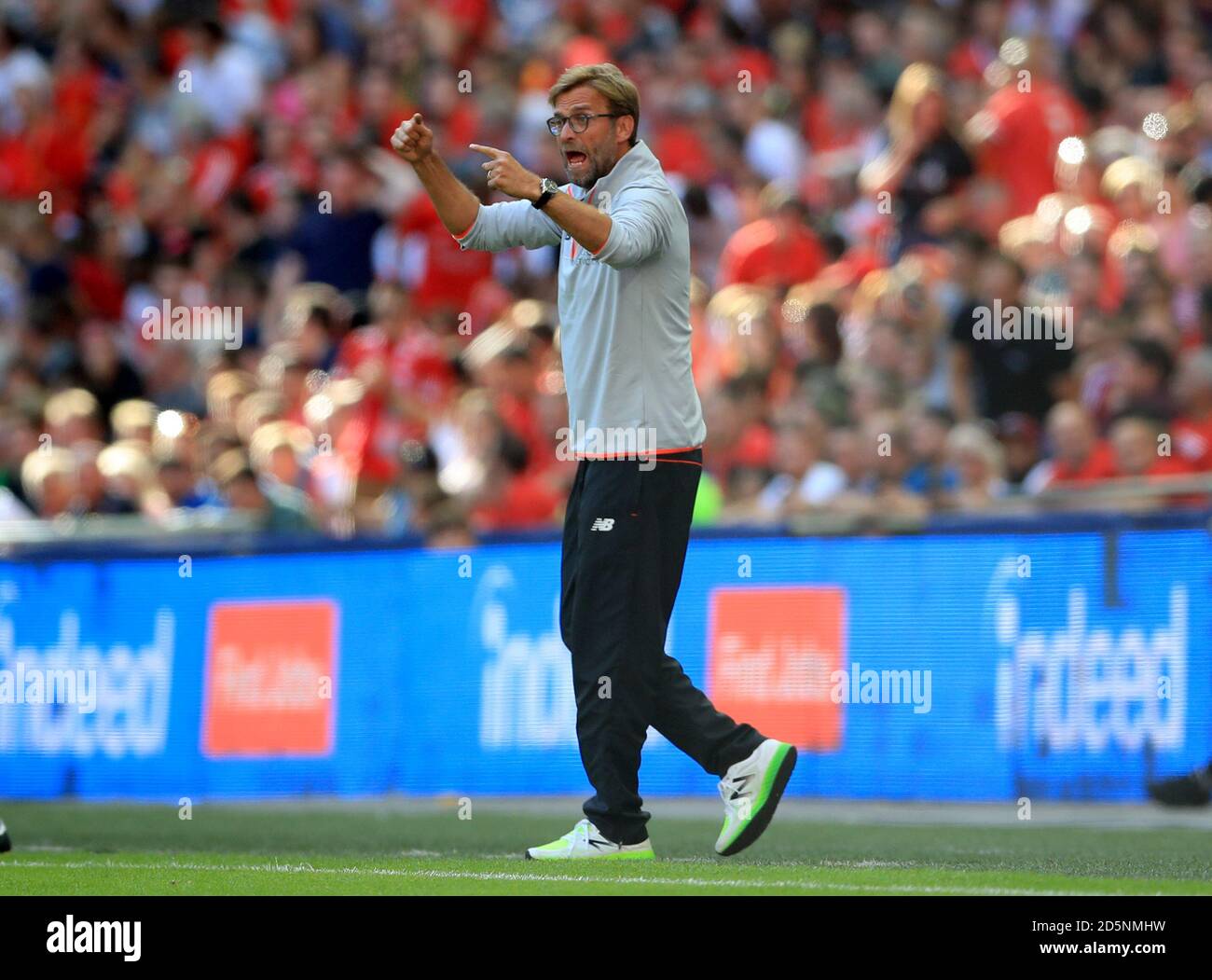 Liverpool manager Jurgen Klopp gestures on the touchline Stock Photo ...