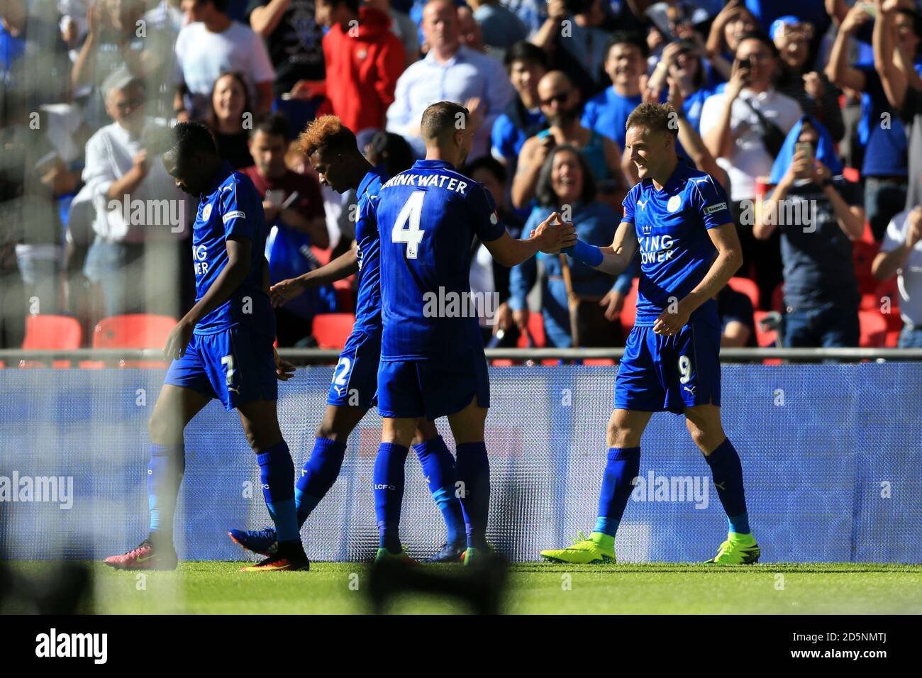 Jamie vardy 2016 goal leicester hi-res stock photography and images - Alamy