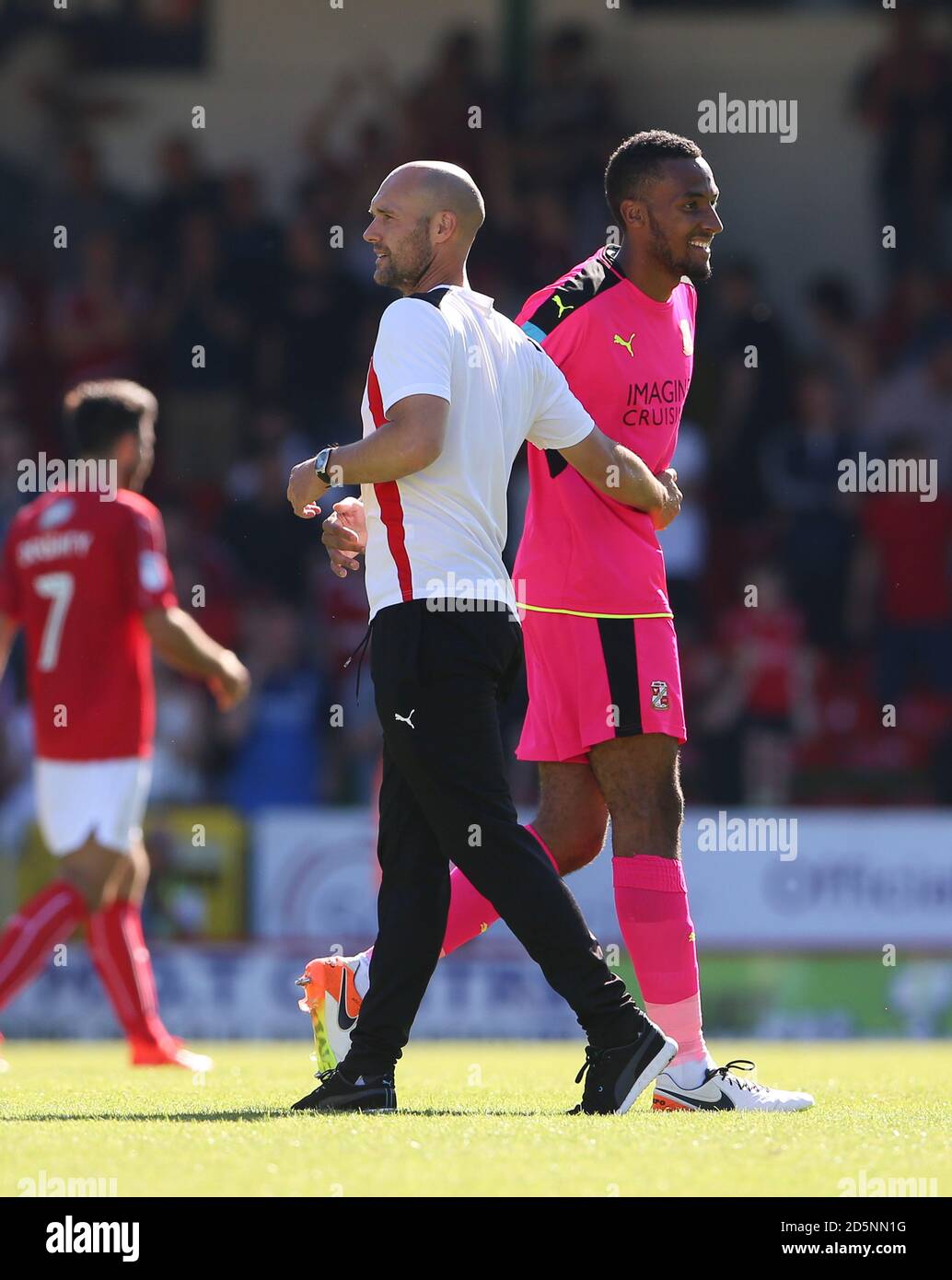 Swindon Town Head Coach Luke Williams with goalkeeper Lawrence ...