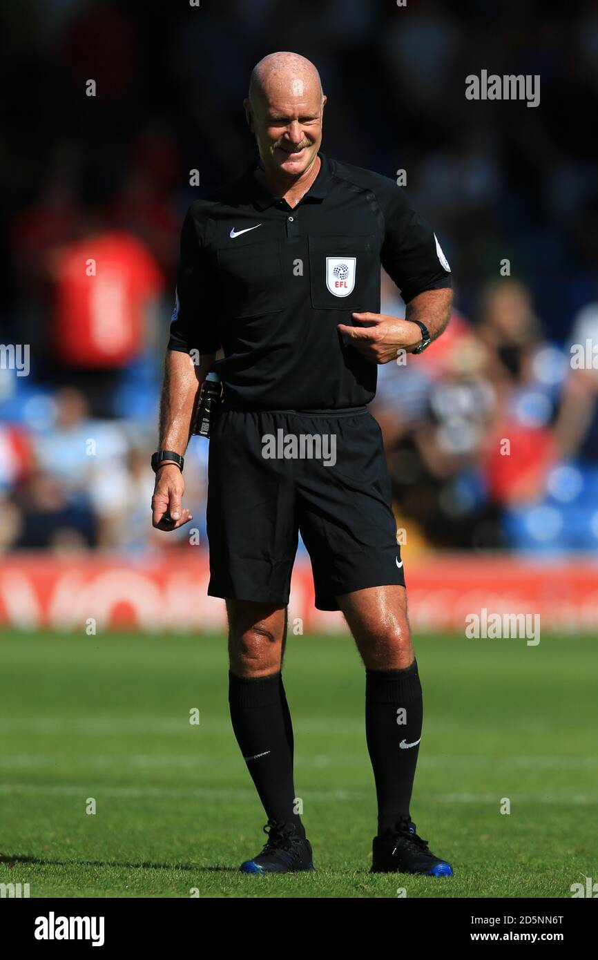 Match Referee Nigel Miller Stock Photo - Alamy