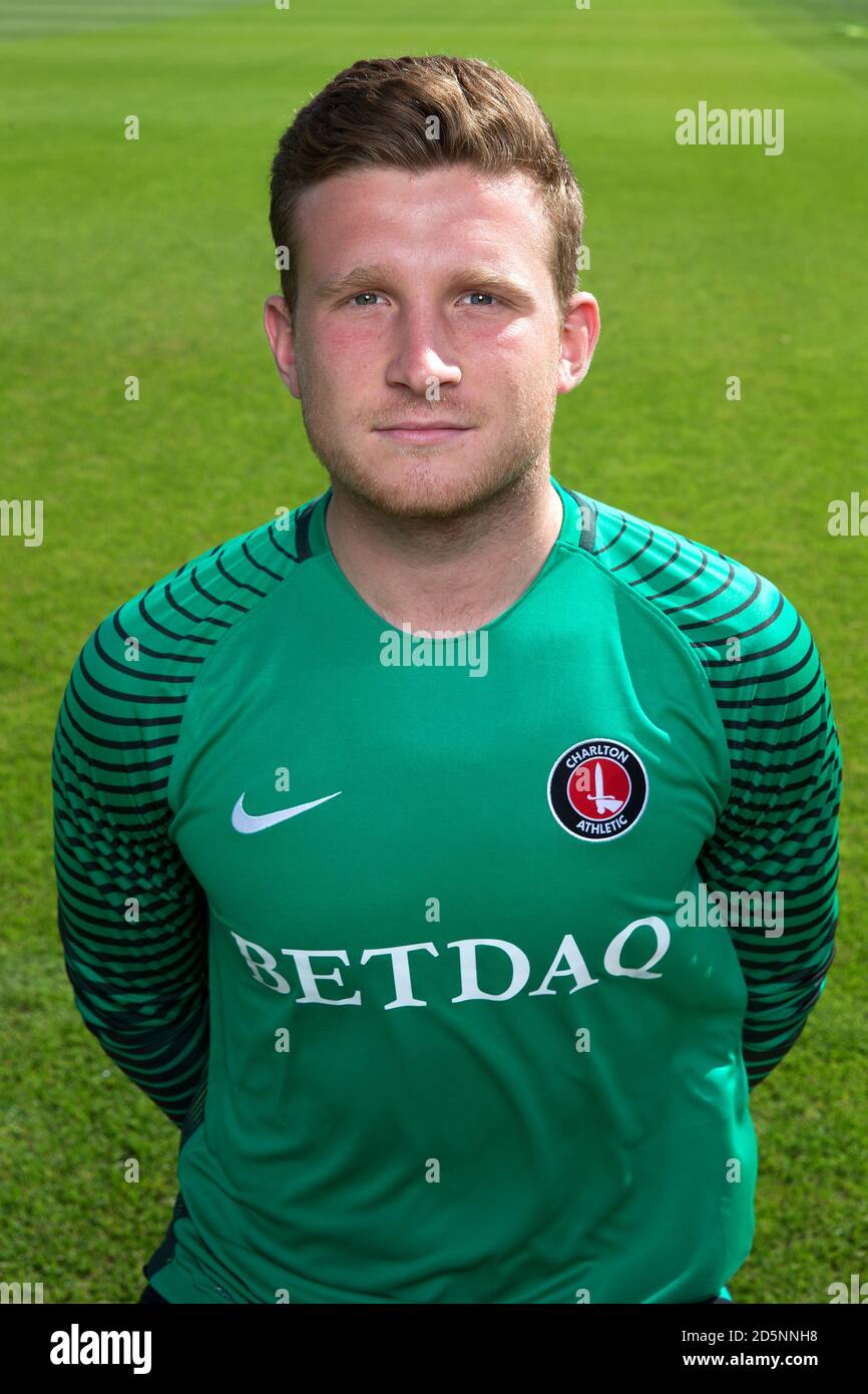 Charlton Athletic goalkeeper Dillon Phillips Stock Photo - Alamy