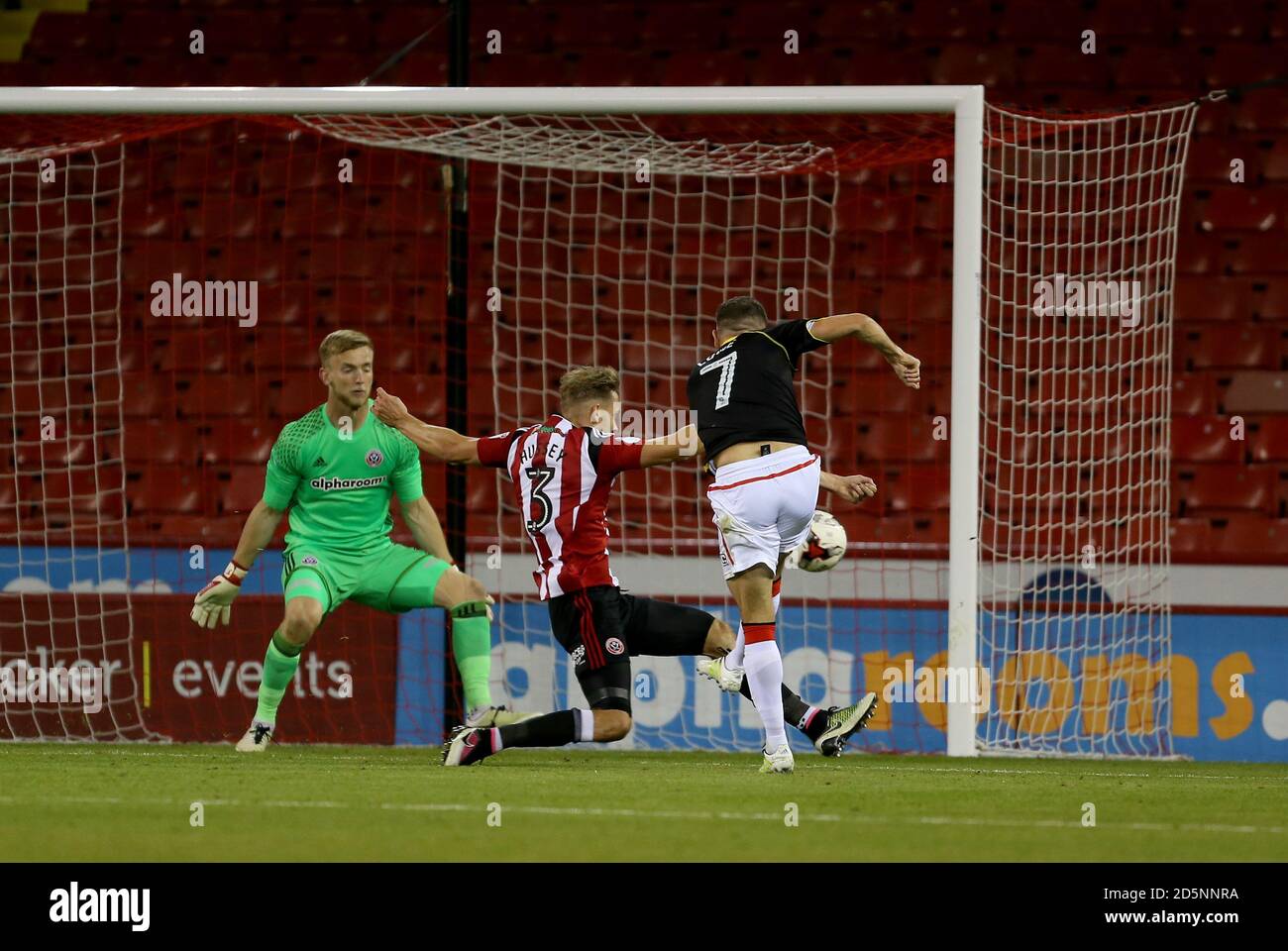 Crewe Alexandra's Ryan Lowe scores the equaliser Stock Photo - Alamy