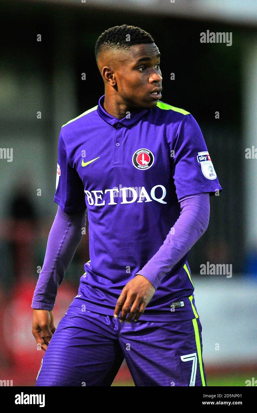 Ademola lookman charlton athletic hi-res stock photography and images ...