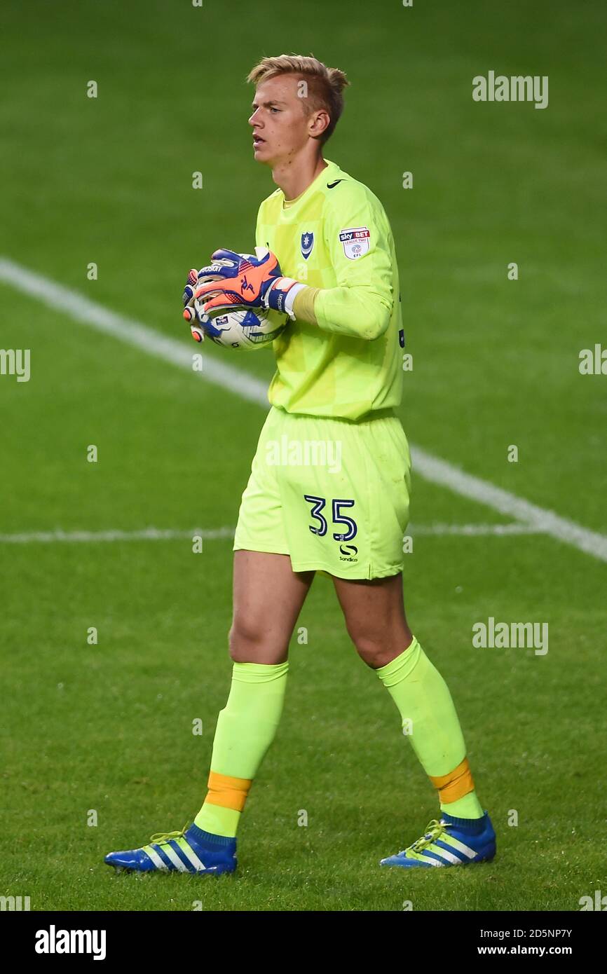 Portsmouth goalkeeper Alex Bass Stock Photo - Alamy