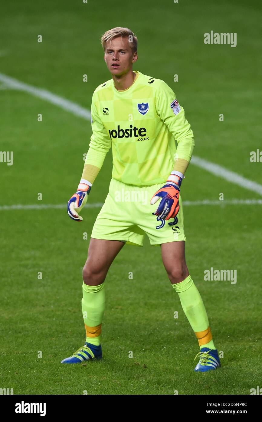 Portsmouth goalkeeper Alex Bass Stock Photo - Alamy