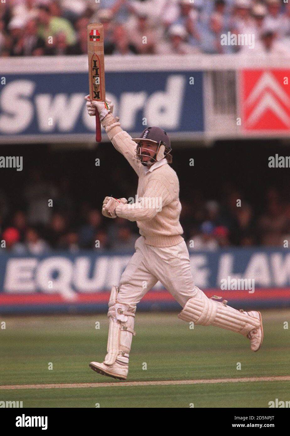 Jack russell cricket hi-res stock photography and images - Alamy