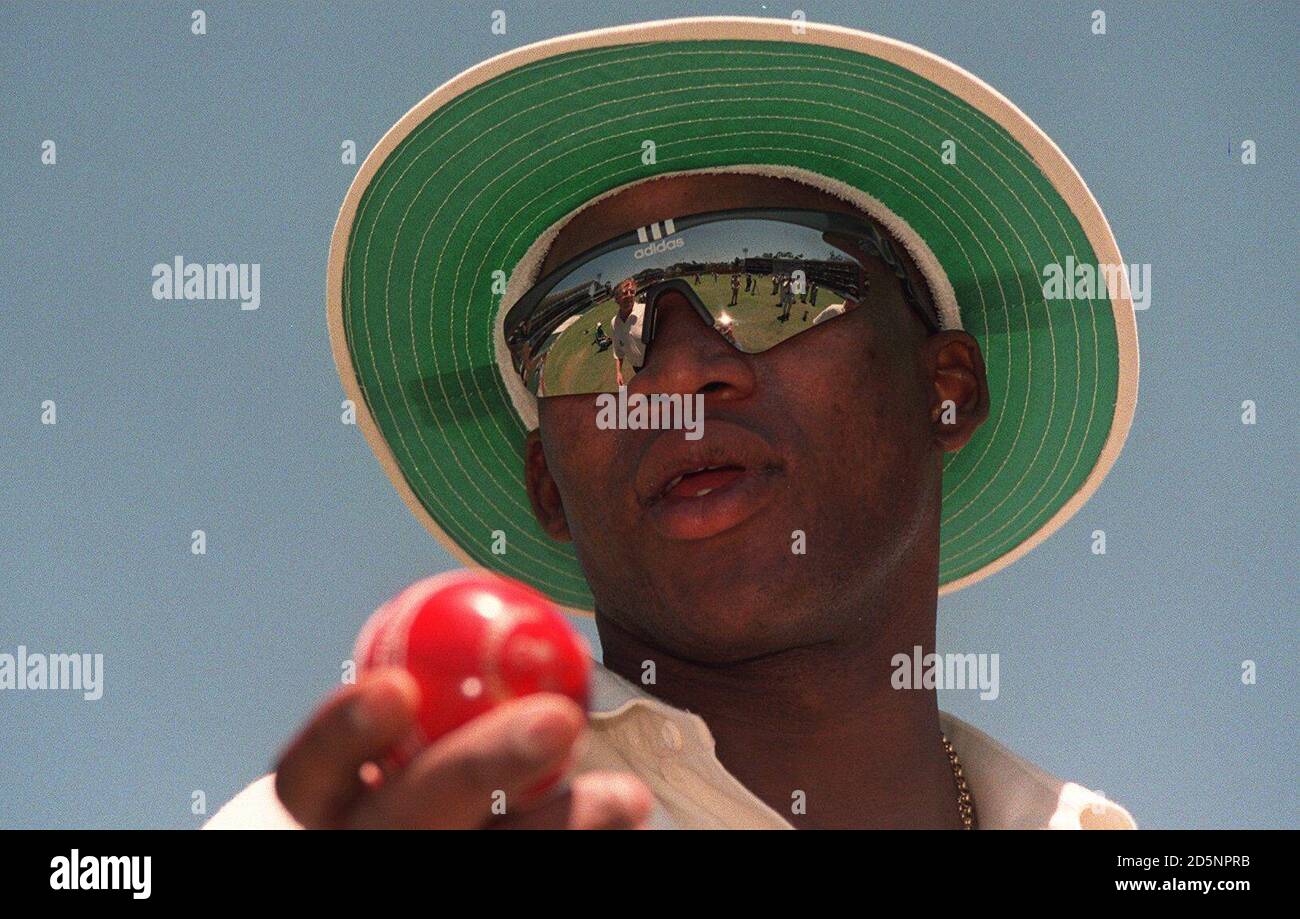 Devon malcolm cricket hi-res stock photography and images - Alamy
