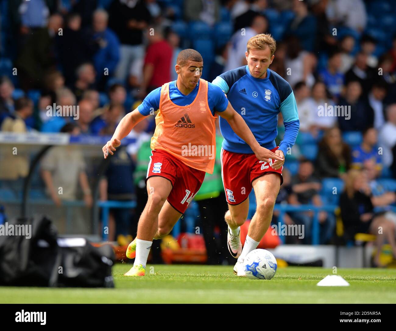 Birmingham City's Che adams and Greg Stewart during the warm up Stock ...