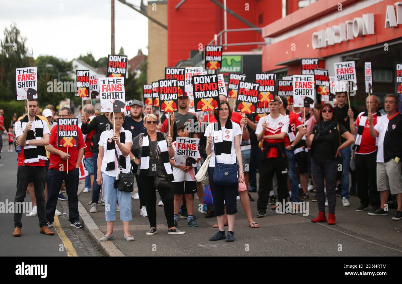 Soccer protest hi-res stock photography and images - Alamy