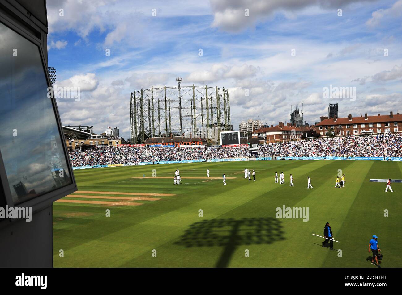 Fosters oval hi-res stock photography and images - Alamy