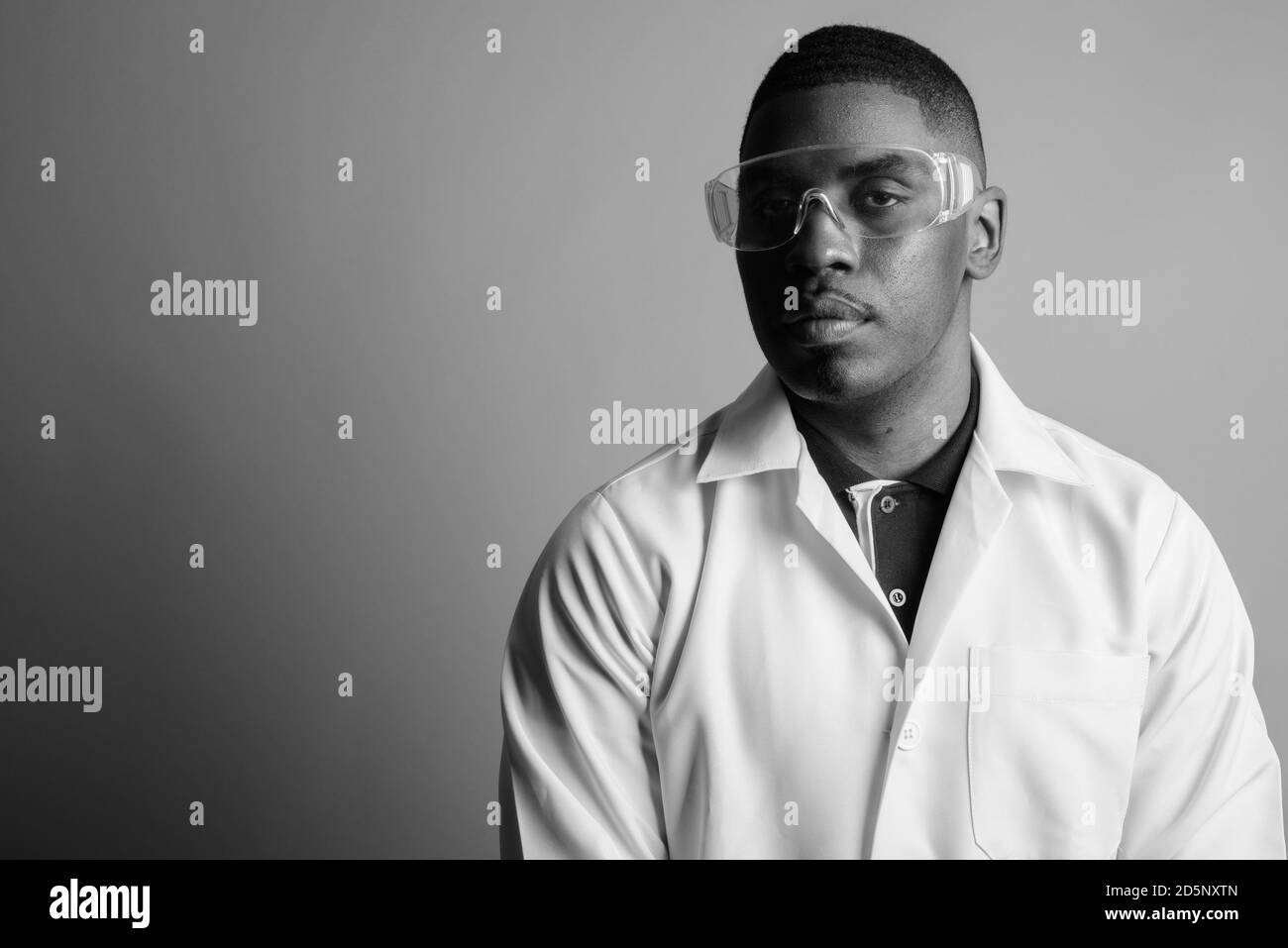 Scientist lab african Black and White Stock Photos & Images - Alamy