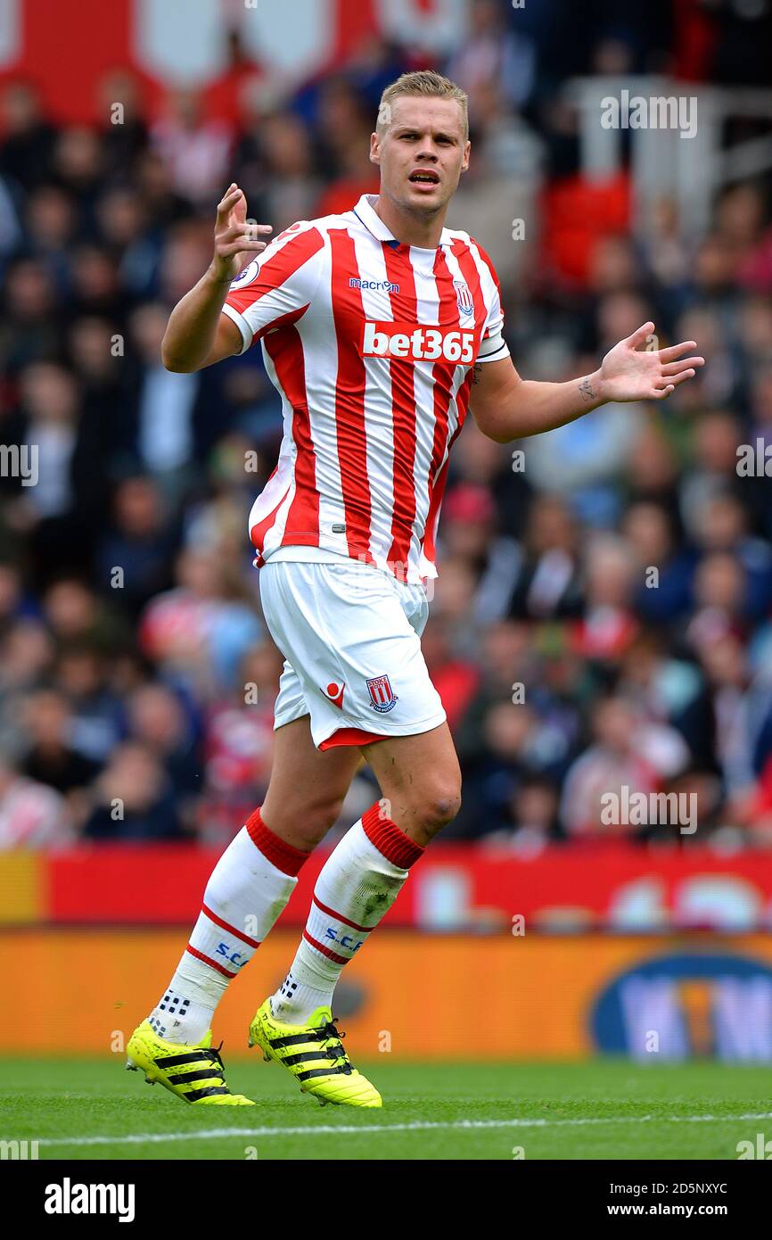 Ryan shawcross stoke hi-res stock photography and images - Alamy