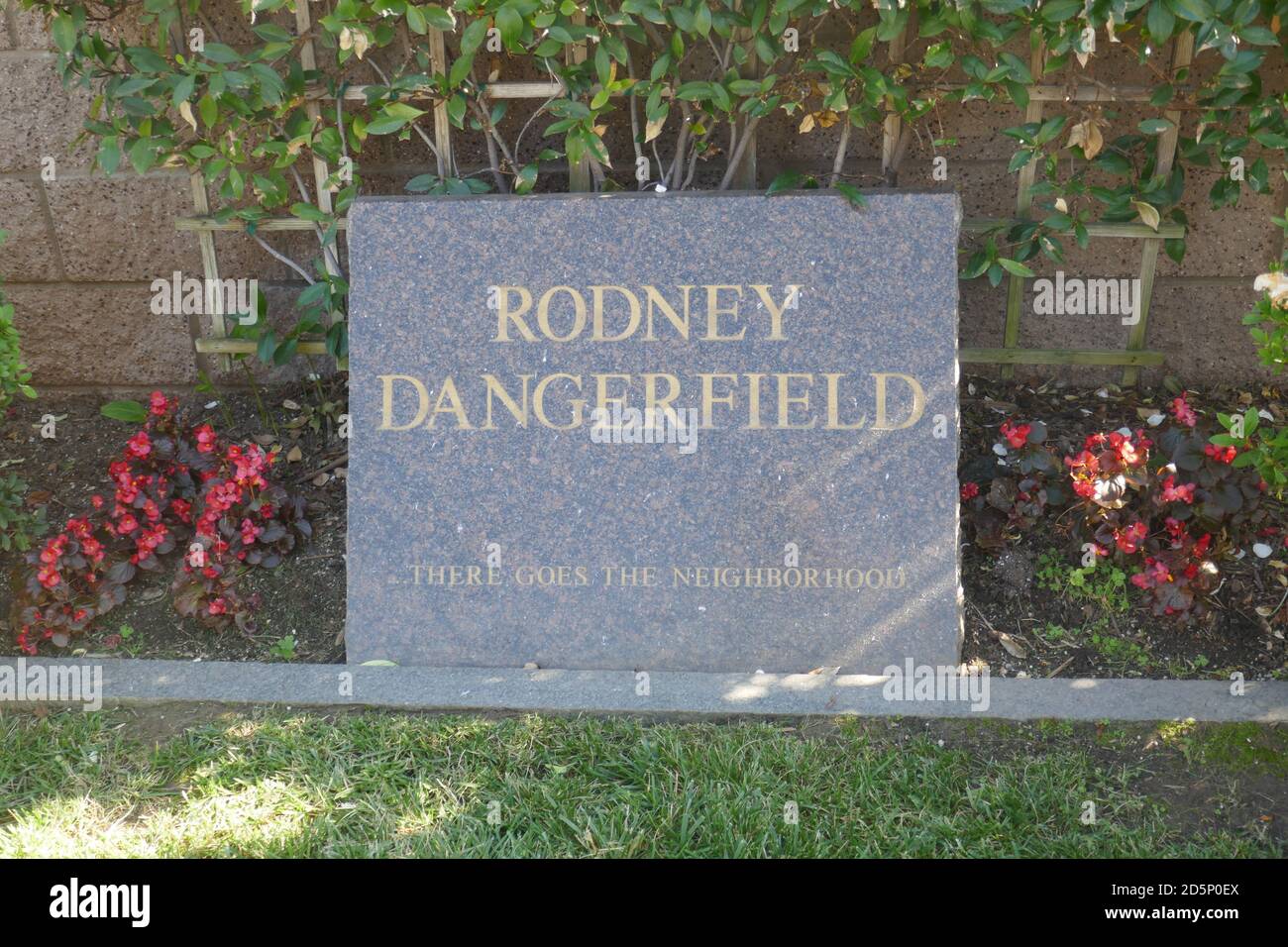Rodney dangerfield grave hi-res stock photography and images - Alamy