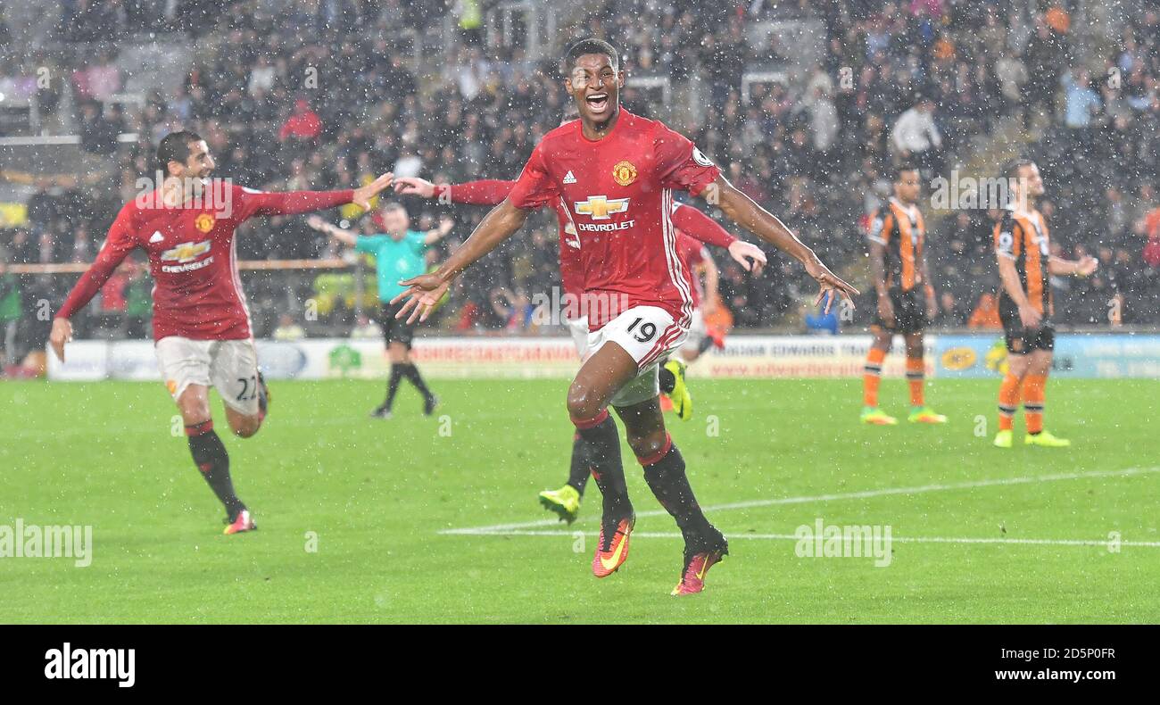 Manchester United's Marcus Rashford celebrates scoring the winning goal ...