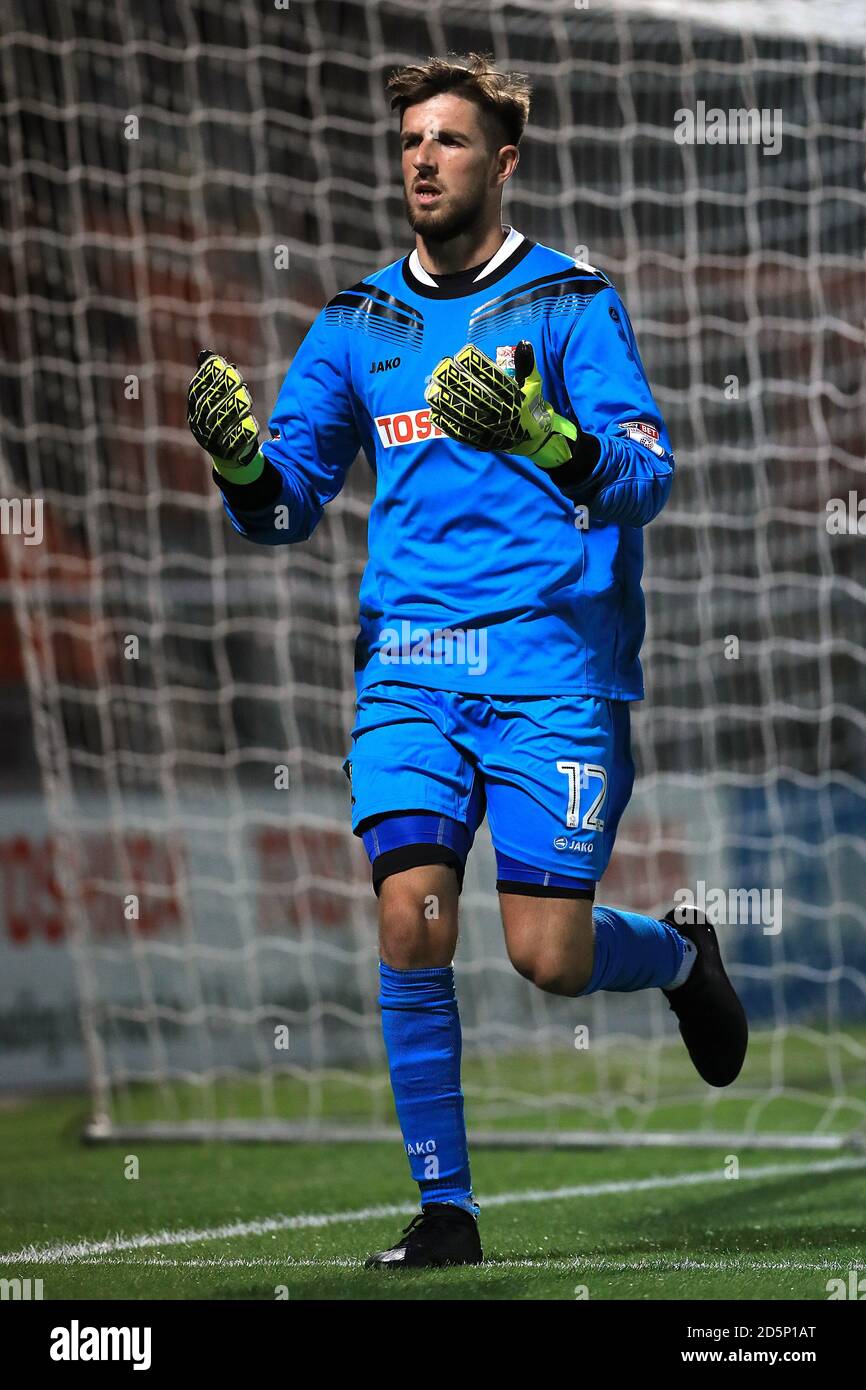 Barnet goalkeeper Josh Vickers Stock Photo - Alamy
