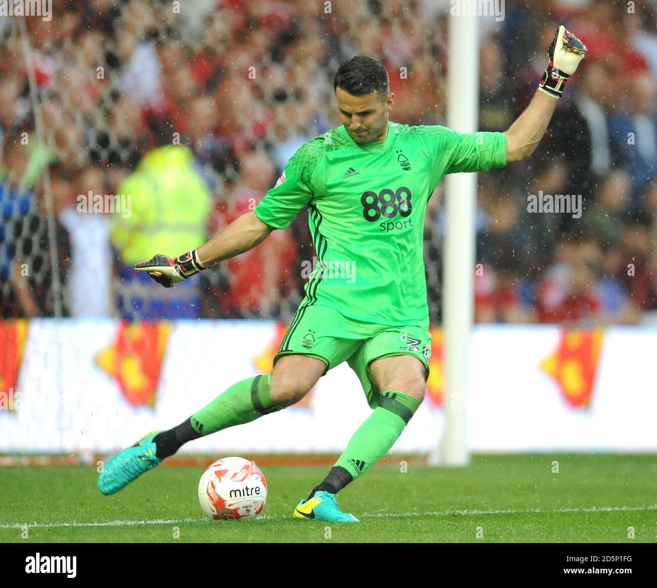 Nottingham Forest's Stephen Henderson Stock Photo - Alamy