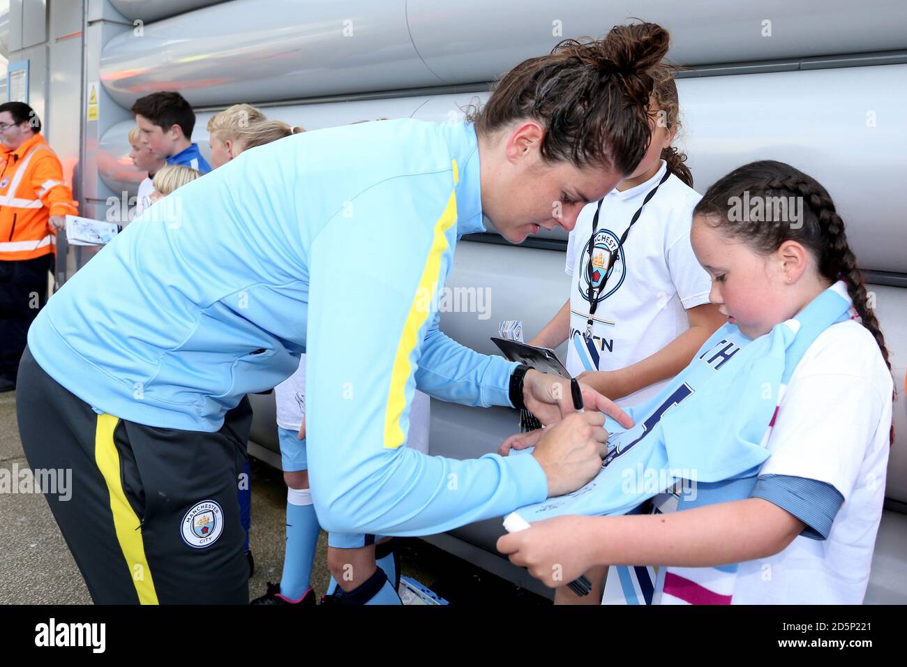 Manchester City Women's Jennifer Beattie signs autographs and poses for ...