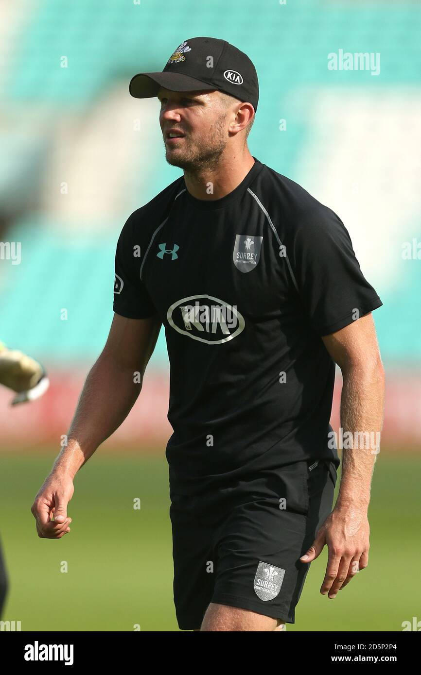 Surrey's Stuart Meaker during the warm up Stock Photo - Alamy