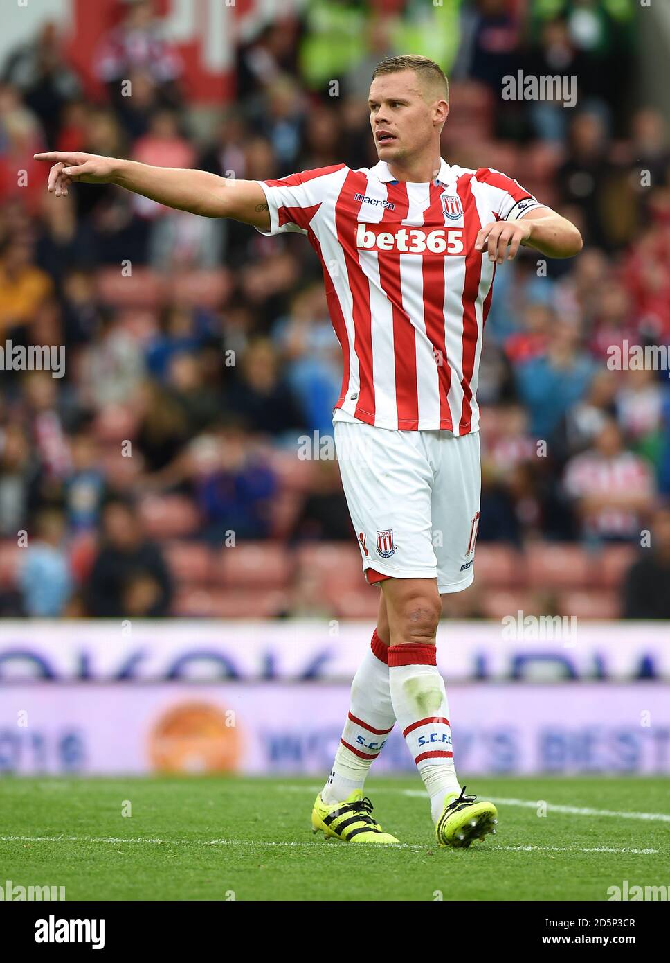 Ryan shawcross stoke hi-res stock photography and images - Alamy