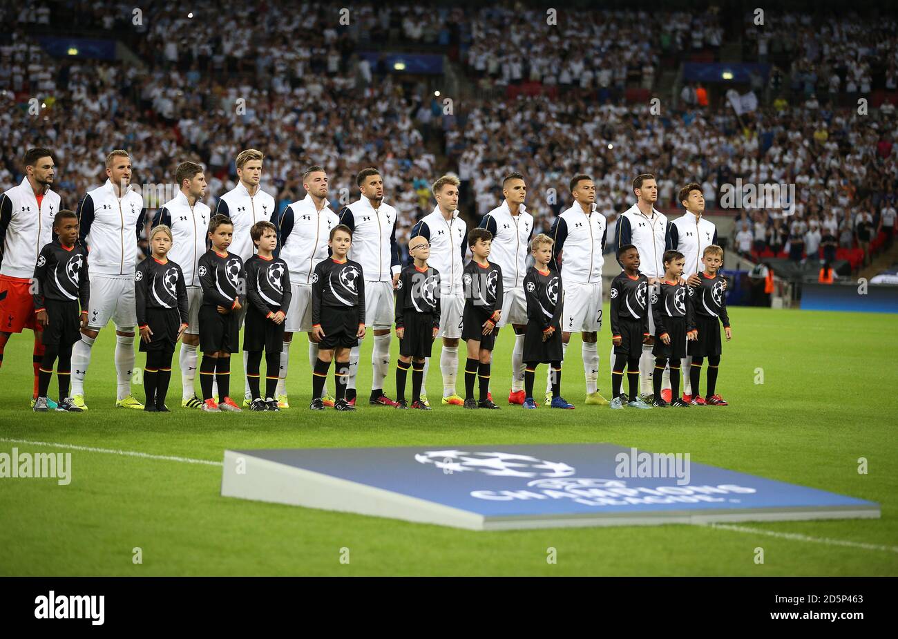 Tottenham Hotspur players during the line up Stock Photo - Alamy