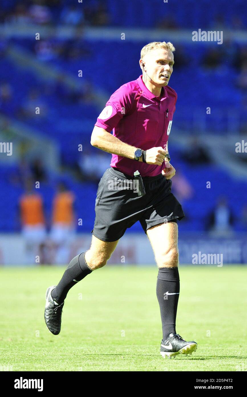 Referee g hi-res stock photography and images - Alamy