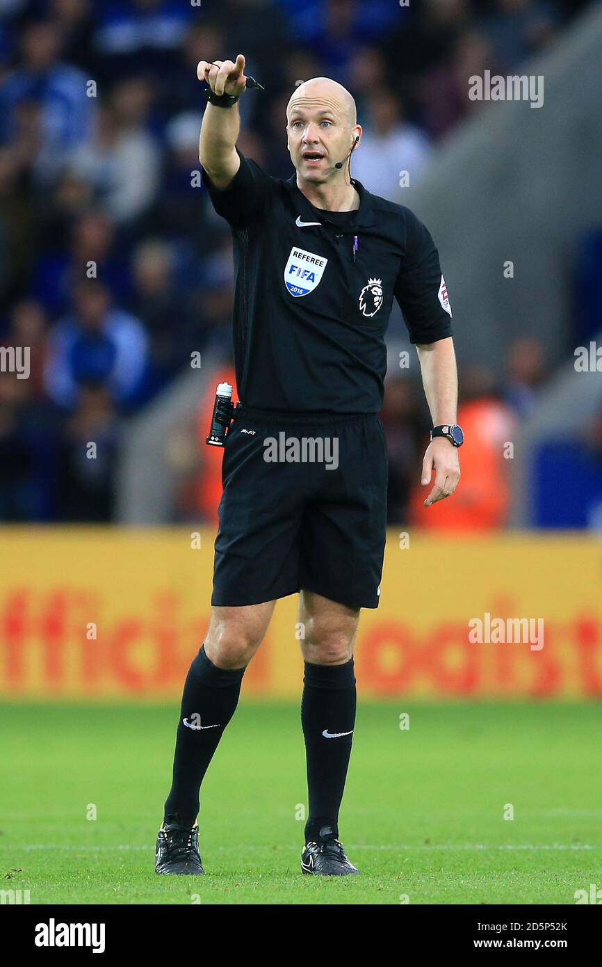 Referee Anthony Taylor Stock Photo - Alamy