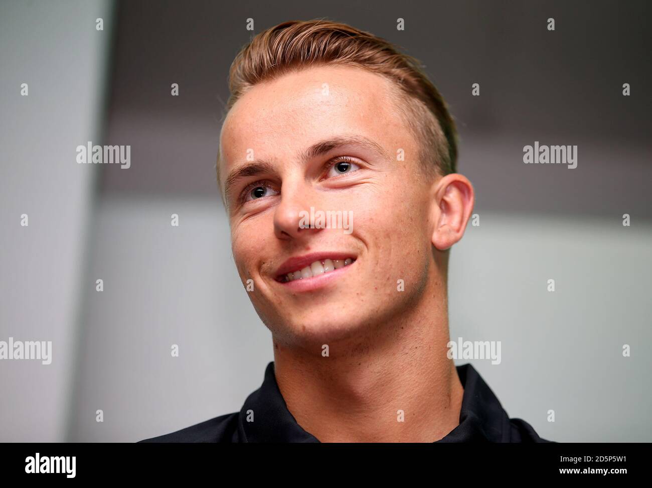 Surrey's Tom Curran Stock Photo - Alamy
