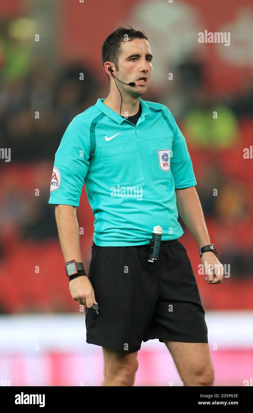 Football chris kavanagh hi-res stock photography and images - Alamy