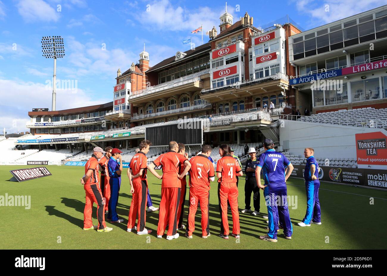 Cricket tea hi-res stock photography and images - Alamy