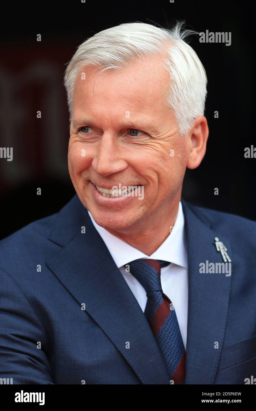Crystal Palace manager Alan Pardew Stock Photo - Alamy Crystal Palace manager Alan Pardew Stock Photo - Alamy