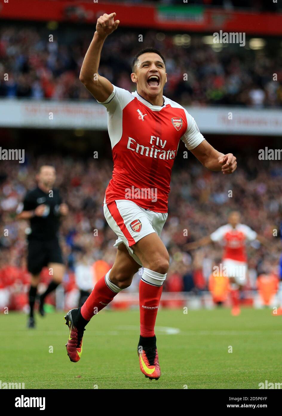 Alexis sanchez celebration hi-res stock photography and images - Alamy