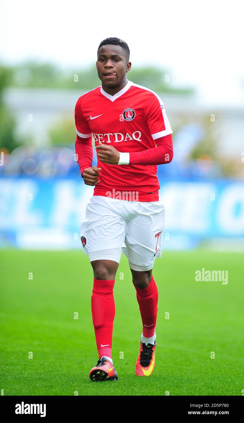 Ademola lookman charlton athletic hi-res stock photography and images ...