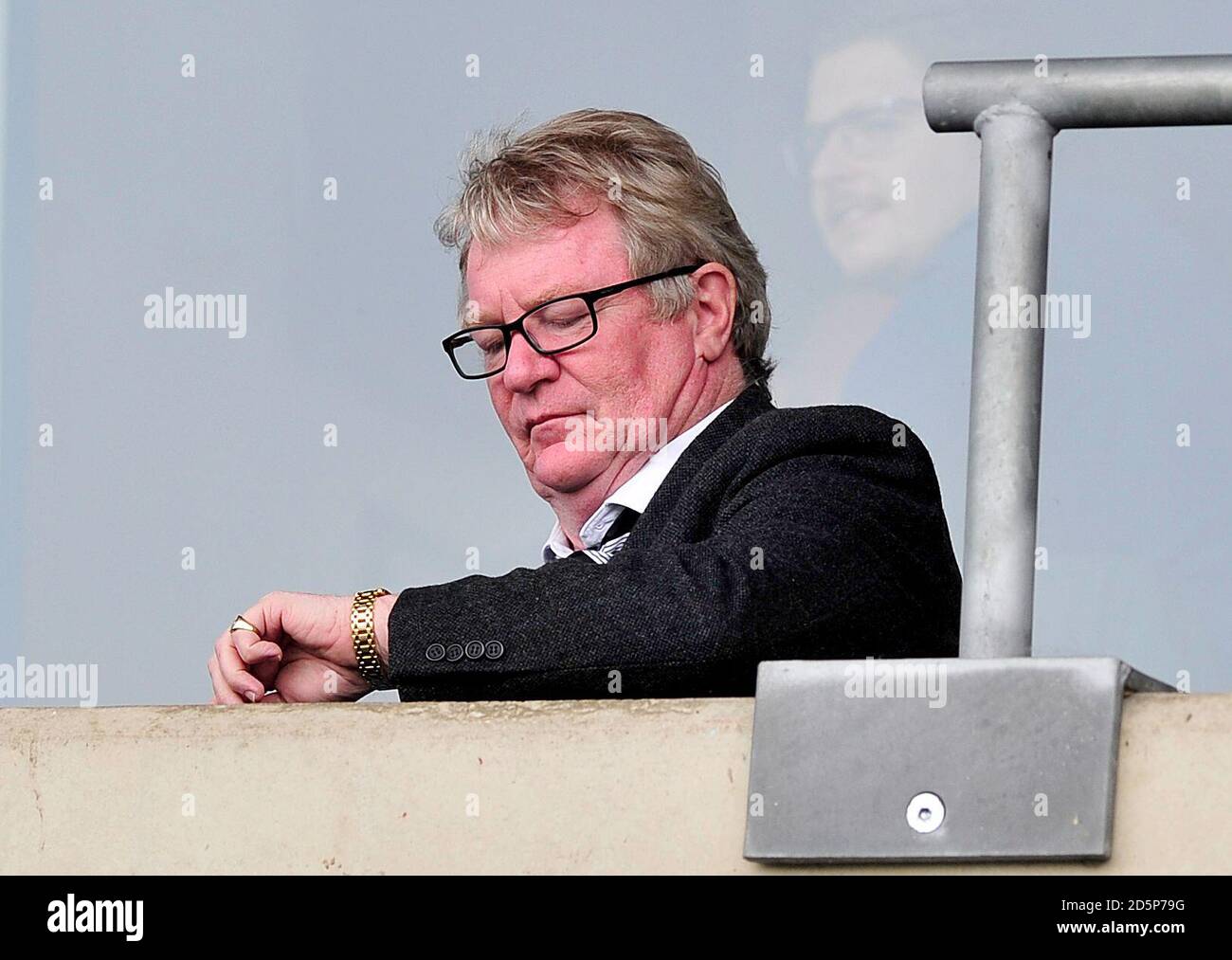 Jim Davidson in the stands Stock Photo - Alamy