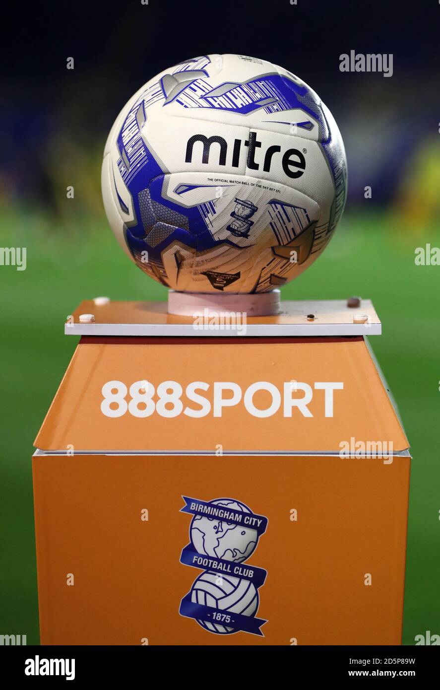 A general view of a Mitre match ball Stock Photo - Alamy