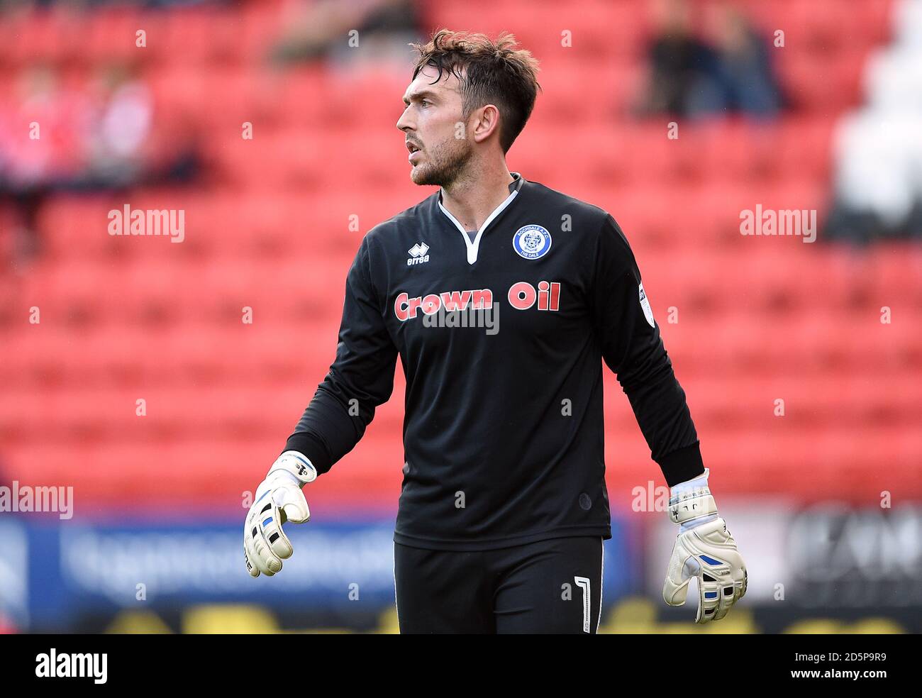 Rochdale goalkeeper Josh Lillis Stock Photo - Alamy