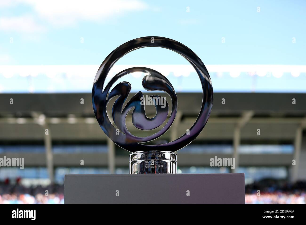 Conti cup trophy hi-res stock photography and images - Alamy