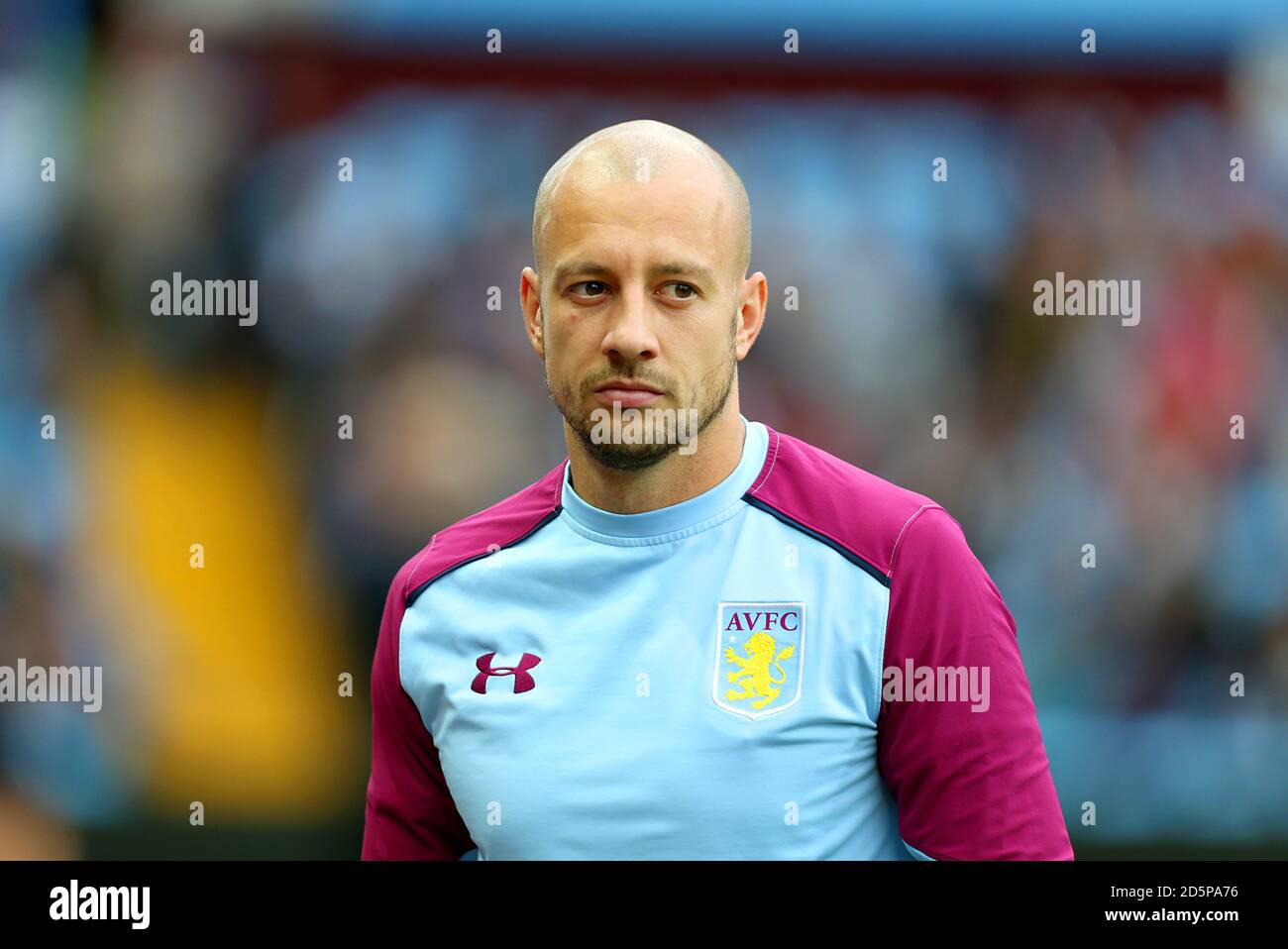 Alan Hutton, Aston Villa Stock Photo - Alamy