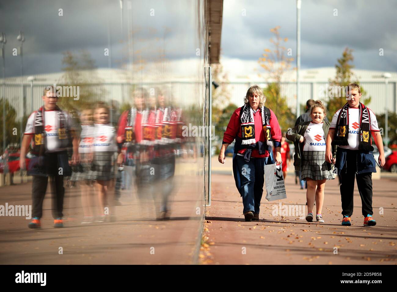 Milton keynes dons fans game hi-res stock photography and images - Alamy