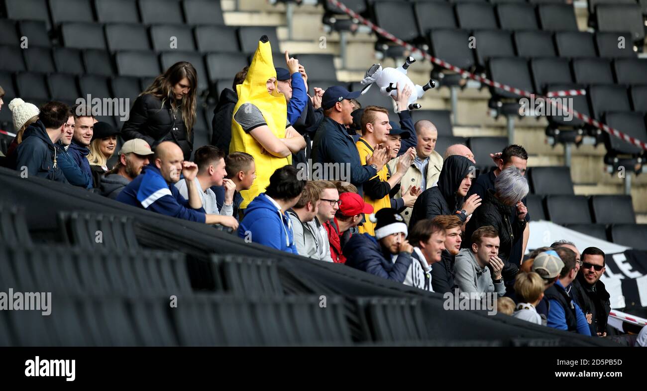 Port vale fans hi-res stock photography and images - Alamy