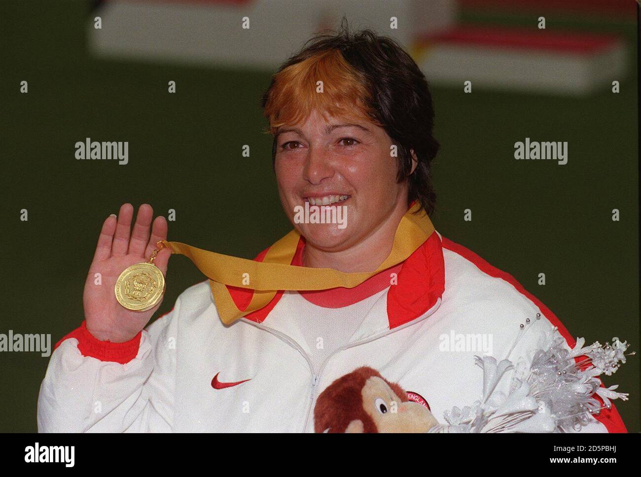England's Judy Oakes celebrates with her gold medal Stock Photo - Alamy