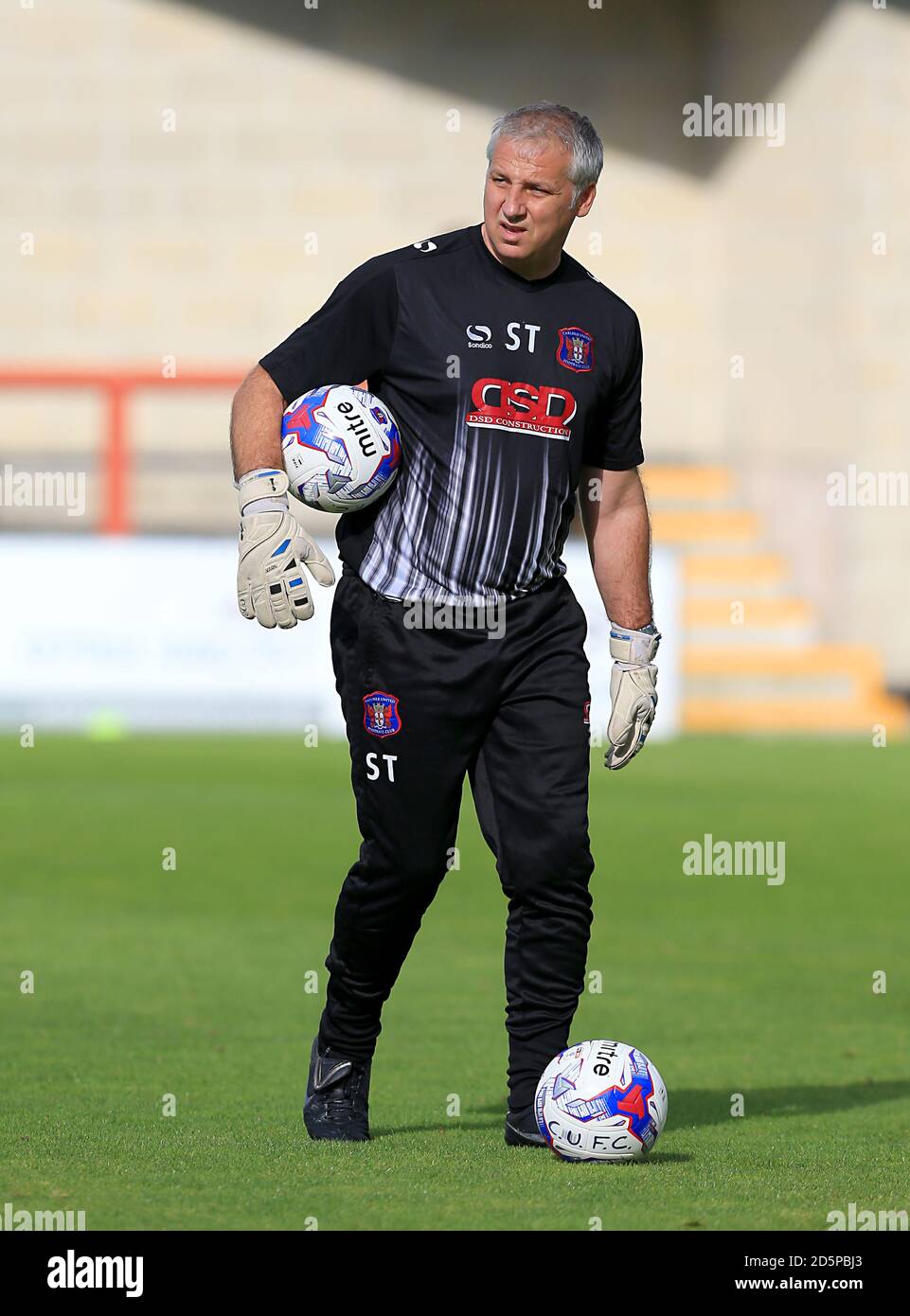 Carlisle United Goalkeeper Coach Simon Tracey Stock Photo - Alamy