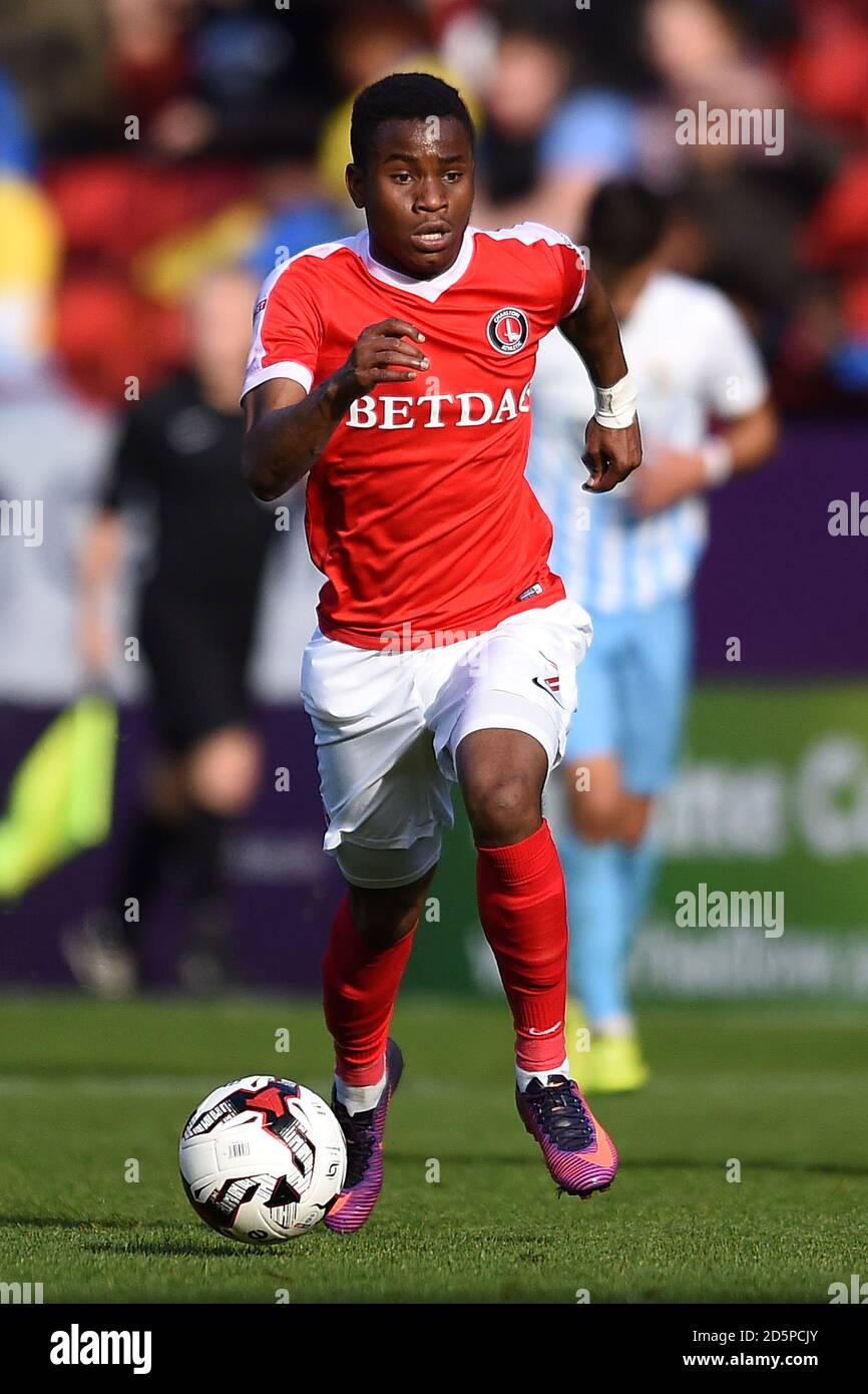 Ademola Lookman, Charlton Athletic Stock Photo - Alamy